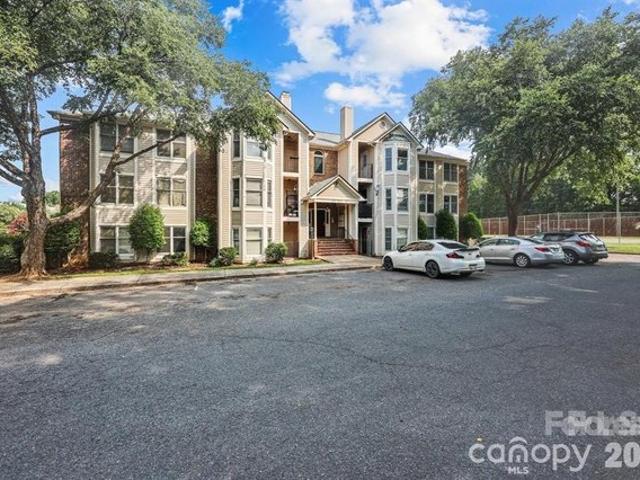 6203 Rosecroft Dr, Charlotte, NC 28215