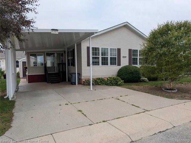 6203 Square Lake Dr, Kimball Township, MI 48074