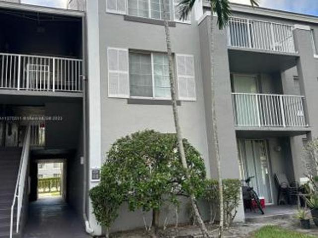 620 111th Ave SW #207, Pembroke Pines, FL 33025