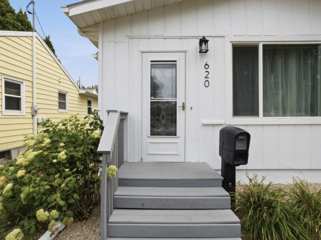 620 17th Street N