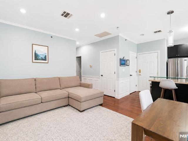 620 38th Street # 104