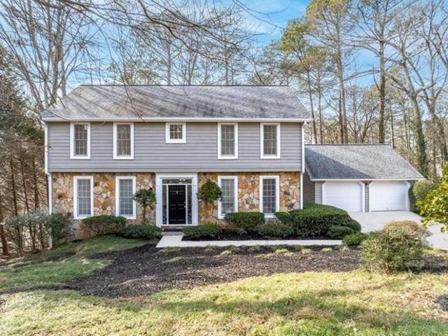 620 4th Fairway Dr, Roswell, GA 30076