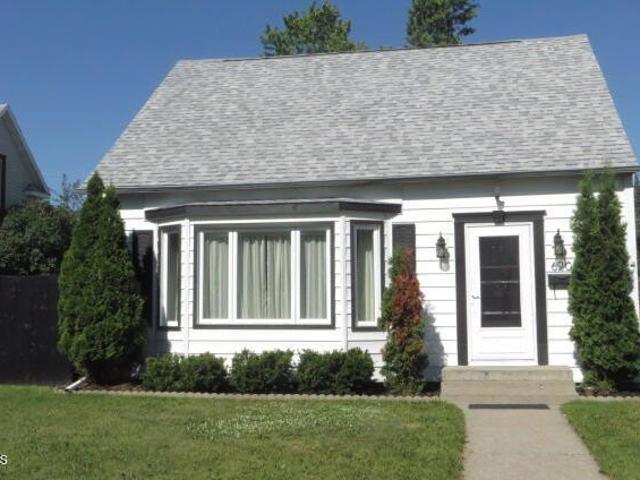 620 5th Ave SE, Jamestown, ND 58401