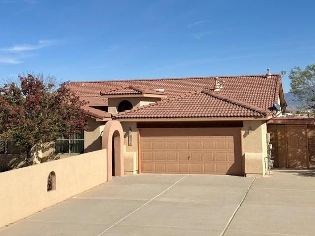 620 9th St NE, Rio Rancho, NM 87124
