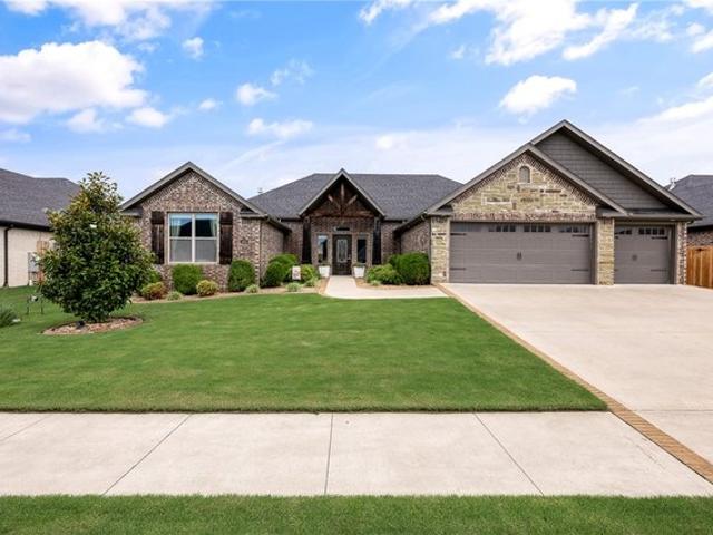 620 Chaparral St, Centerton, AR 72719