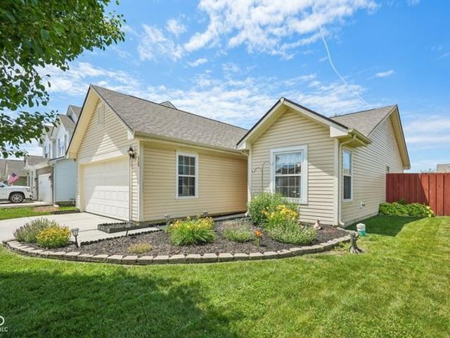620 Bobtail Dr, Greenfield, IN 46140