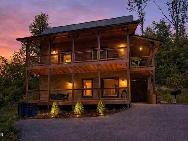620 Deer Path Ln, Gatlinburg, TN 37738