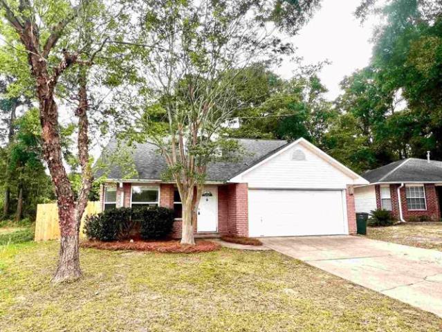 620 Desert Oak Dr, Pensacola, FL 32514
