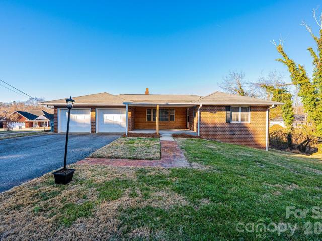 620 Diamondhead Dr NE, Lenoir, NC 28645 | MLS #259799 | Compass