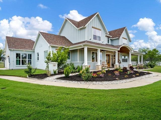 620 Dickens Dr, Aledo, TX 76008