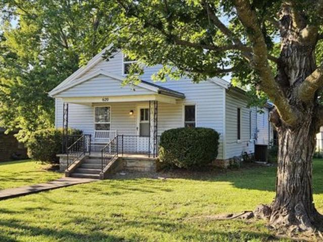 620 E Prairie Ln, Ash Grove, MO 65604