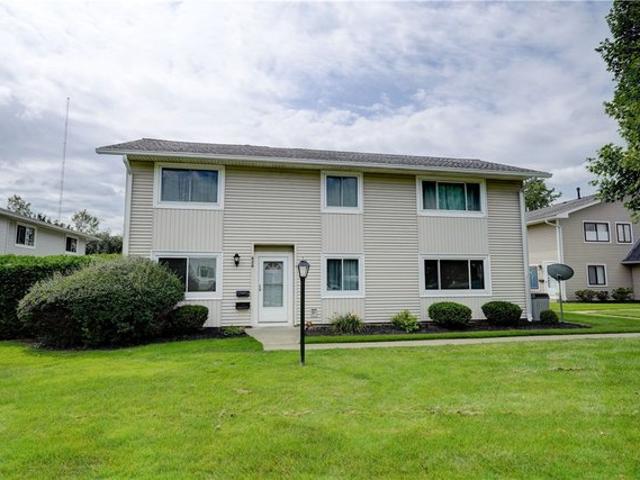 620 Eastbrooke Ln, Rochester, NY 14618