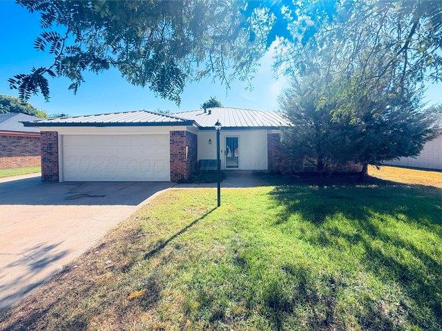 620 Forrest Dr, Dumas, TX 79029