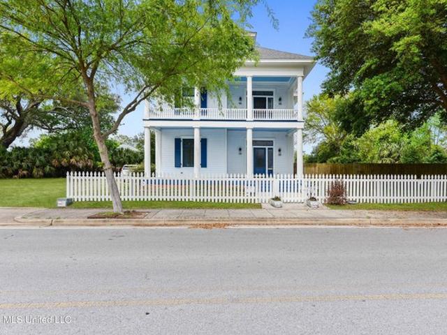 620 Howard Ave, Biloxi, MS 39530