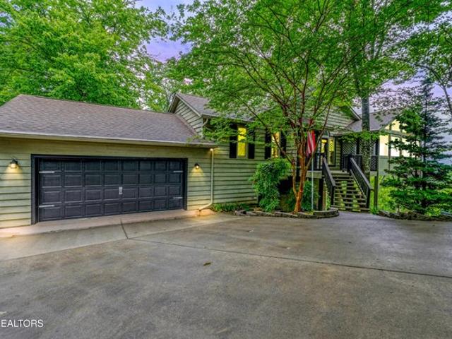620 Hawk View Dr, Townsend, TN 37882
