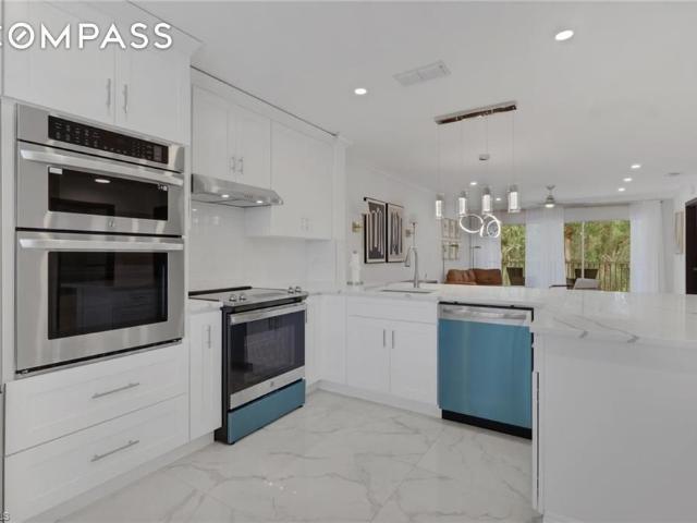 620 Luisa Ct 4, Naples, FL