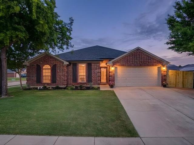620 Marybeth Dr, Burleson, TX 76028