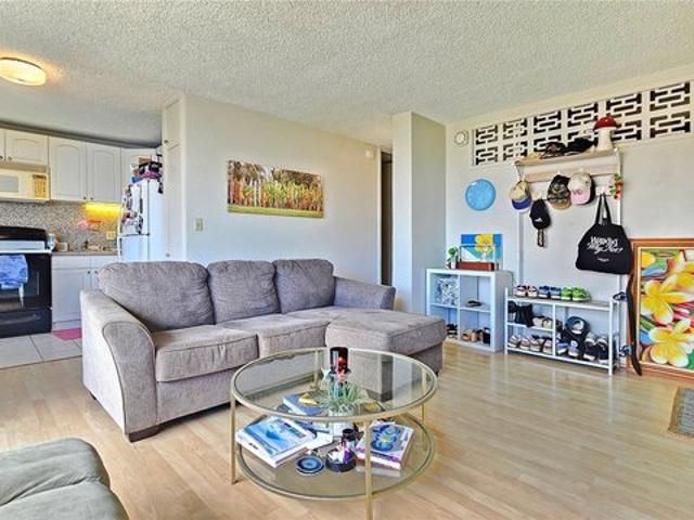 620 McCully St Apt 1102, Honolulu, HI 96826