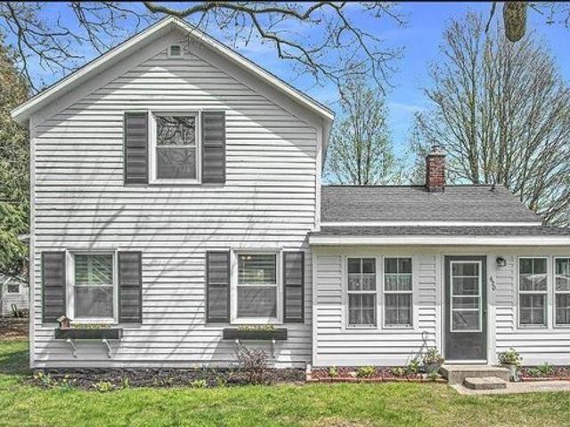 620 N Lakeshore Dr, Ludington, MI 49431