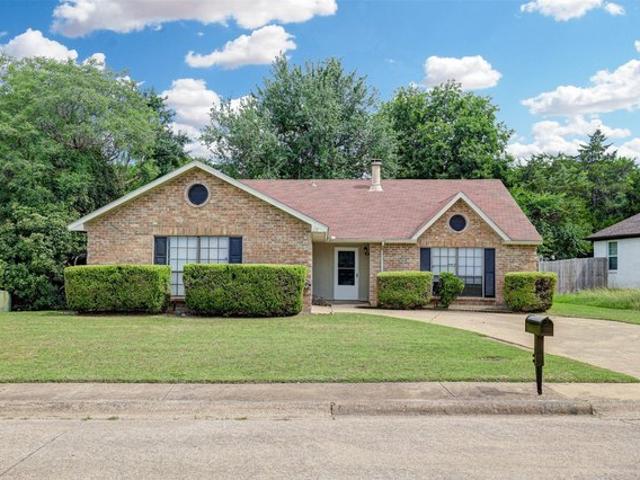620 Nora Ln, Desoto, TX 75115