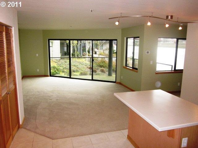 620 NW Naito Pkwy Apt B7, Portland, OR 97209