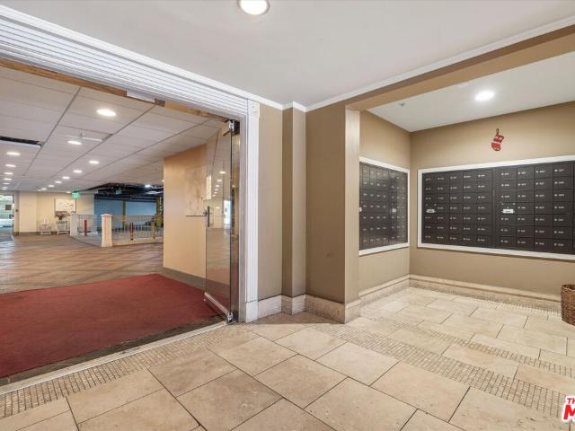 620 S Gramercy Pl, Unit 103, Los Angeles, CA 90010 | MLS #26647 | Compass