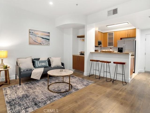 620 S Gramercy Pl Apt 338, Los Angeles, CA 90005