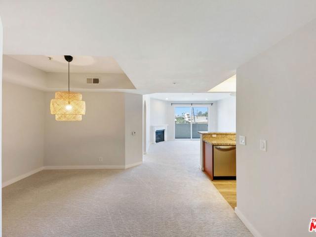 620 S Gramercy Place 320