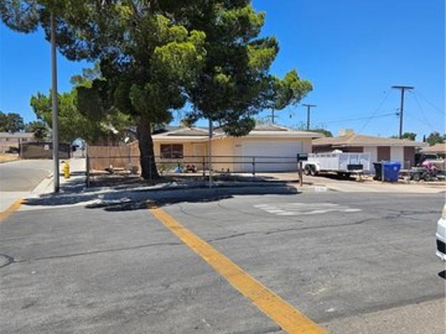 620 Sunset Ct, Barstow, CA 92311