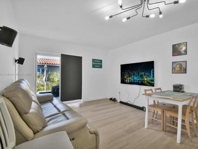 620 SW 10th St #103, Miami, FL 33130