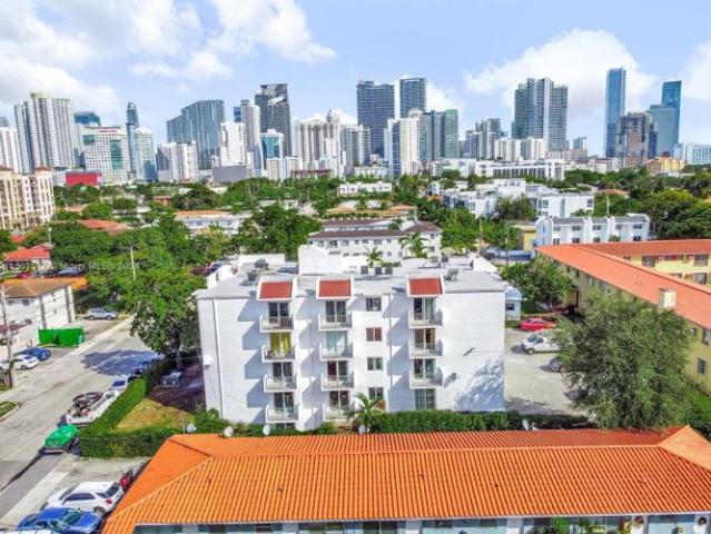 620 SW 10th St #201, Miami, FL 33130