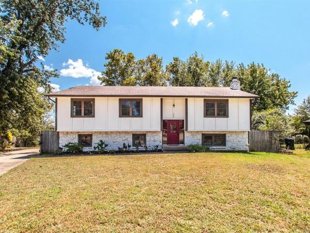 620 Rosewood Cir, Claremore, OK 74017