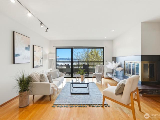 620 W Mercer Pl, Unit 2B, Seattle, WA 98119 | MLS #2472