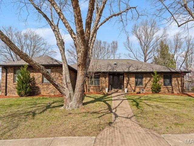620 Wildwood Ln, O'Fallon, IL 62269