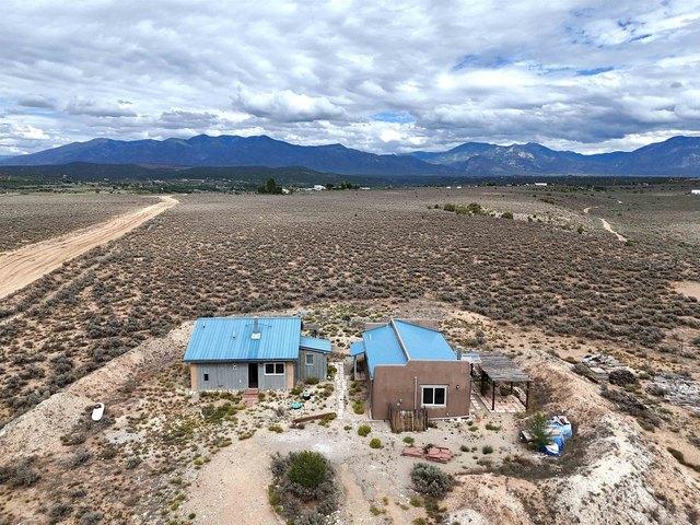 620 Tune Dr, Arroyo Hondo, NM 87513
