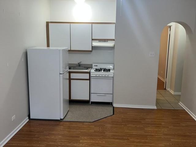 6214 N. Winthrop Studio Apartment for Rent at 6214 N Winthrop Ave, Chicago, IL 60660 Edgewater