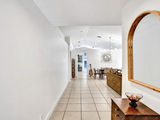 6214 Sand Hills Cir, Lake Worth, FL 33463 | MLS #B26013