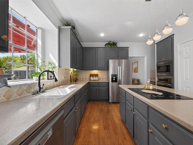 6214 Spencers Glen Way, Sugar Land, TX 77479 | MLS #81474 | Compass