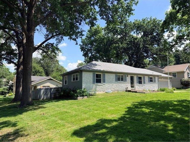 6214 W 86th St, Overland Park, KS 66207