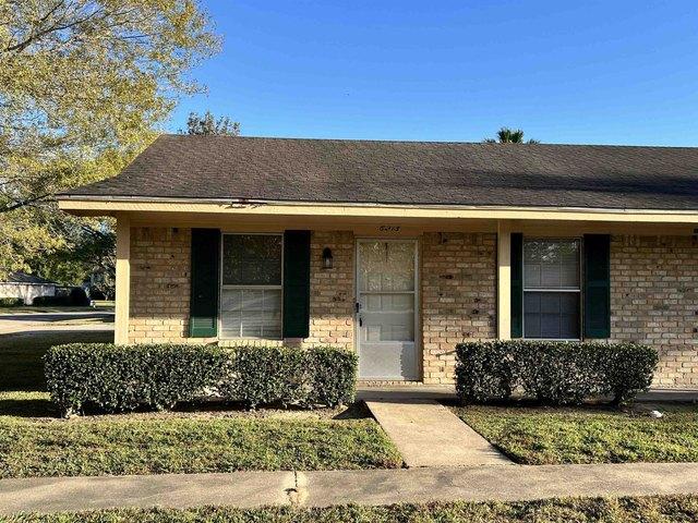 6215 Bedford Dr, Beaumont, TX 77708