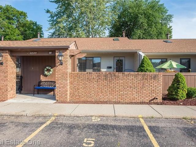 62177 Ticonderoga Dr Unit 4, South Lyon, MI 48178
