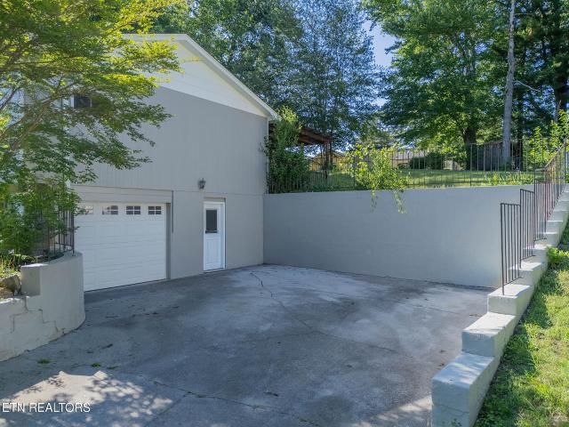 6217 Starhurst Drive