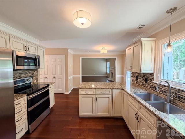 6218 Old Corral St, Charlotte, NC 28277 | MLS #4367 | Compass