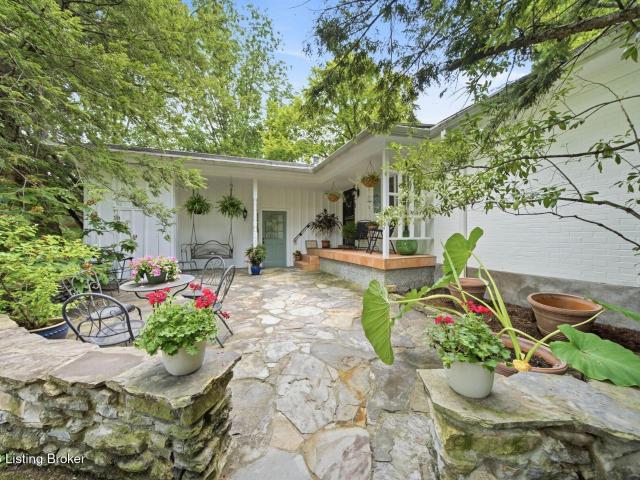 6218 Applegate Ln