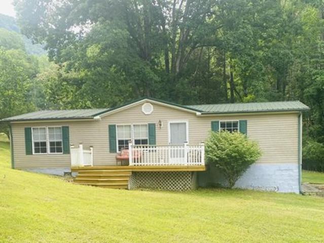 6218 Lake Rd, Big Stone Gap, VA 24219