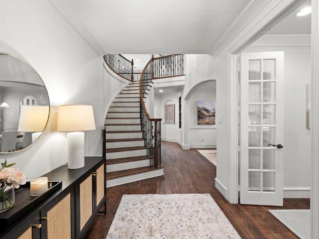 6218 Lakeshore Dr, Dallas, TX 75214 | Compass