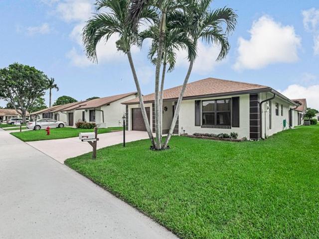 6210 Olivewood Cir, Greenacres, FL 33463