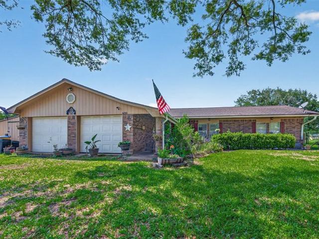 6210 Eagle Dr, Rosenberg, TX 77471