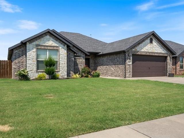 6210 S 38th St, Rogers, AR 72758