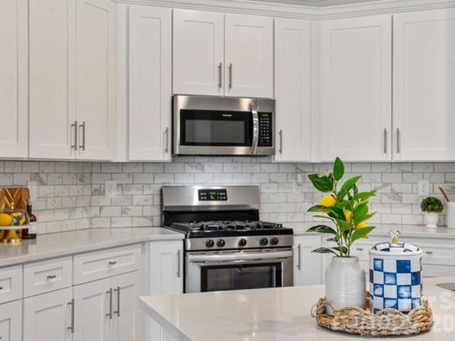 6211 Nandina Dr, Harrisburg, NC 28075